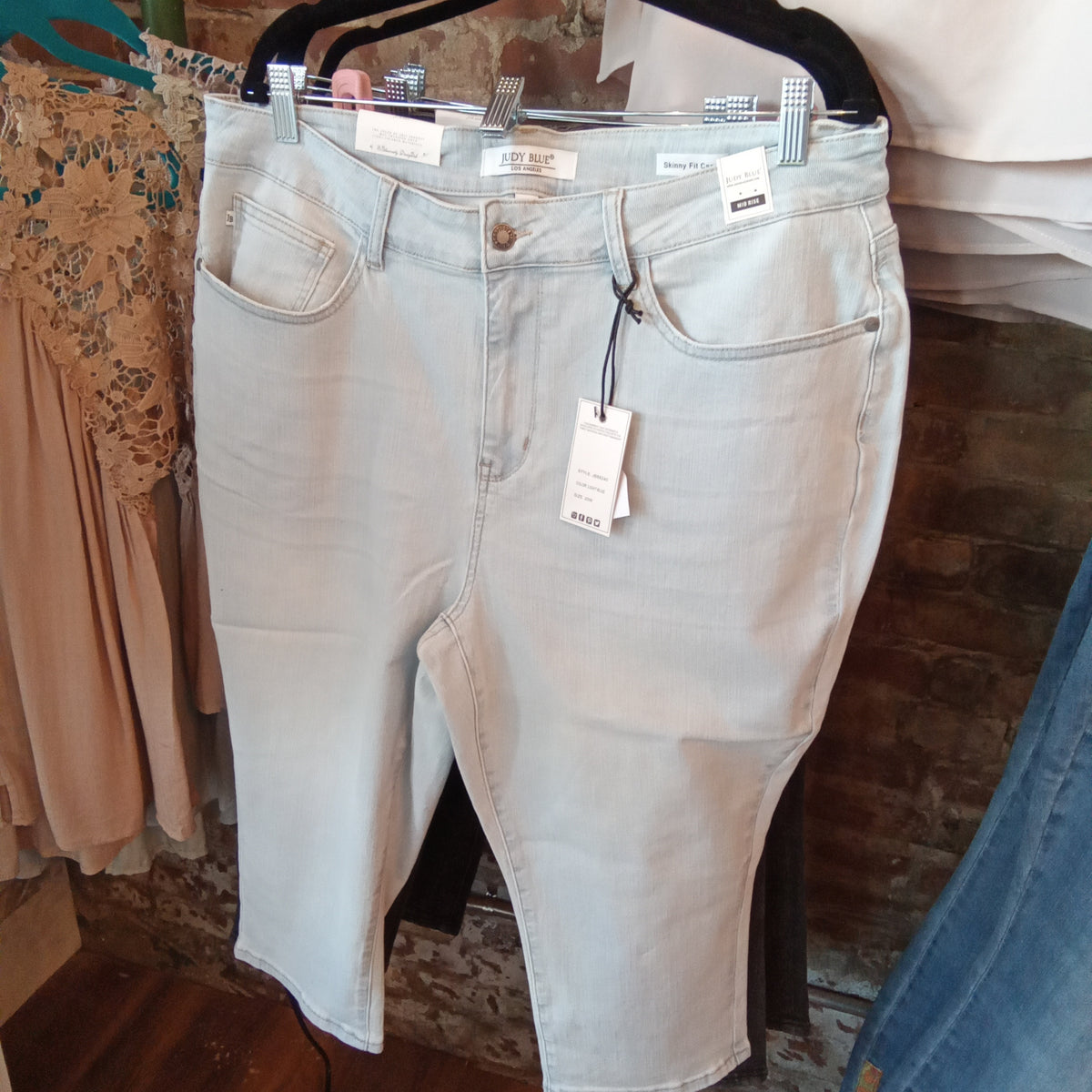 Judy Blue mid rise capri ultra light blue – TSR Boutique LLC